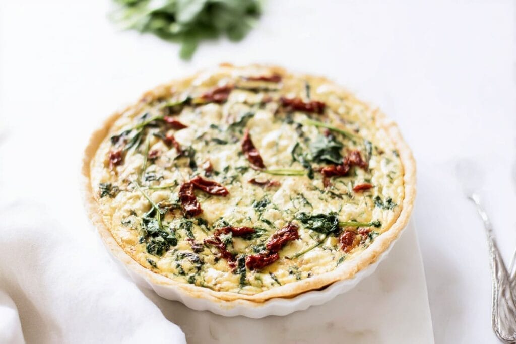 Paj med fetaost, spenat och soltorkade tomater - Bon Appetit